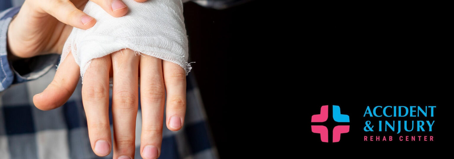 Lesiones comunes de la mano: Síntomas, tratamiento y cuidados - Centro ...